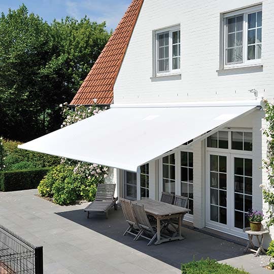 Wat kost een zonnescherm incl. montage? Prijzen en tips | INHUIS Plaza