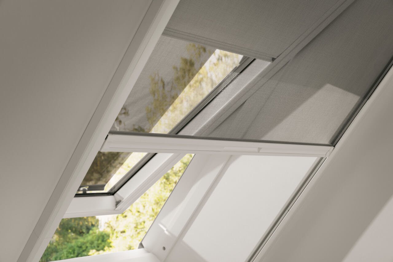 Raamdecoratie en zonwering voor jouw Velux raam | INHUIS Plaza