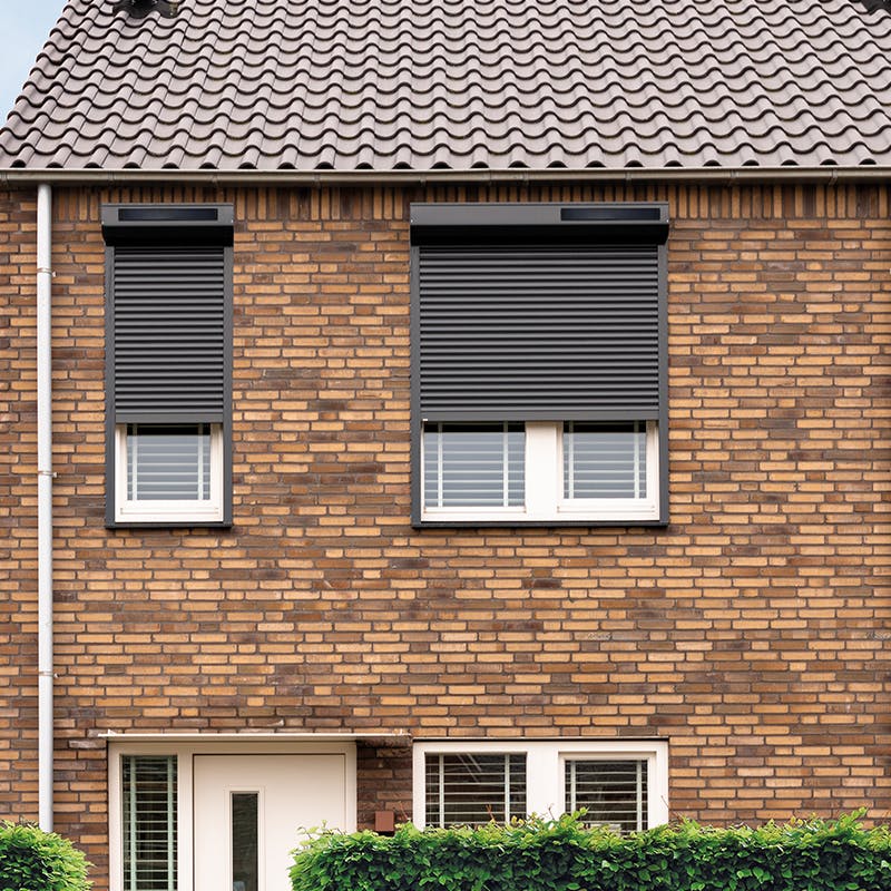 Wat kosten rolluiken met montage? Prijzen en tips | inhuis plaza