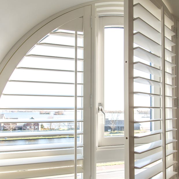 Shutters voor speciale ramen - Schuine ramen | INHUIS Plaza